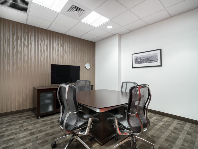 1 Person Virtual Office at 20 E Thomas Rd, Phoenix | Office Hub
